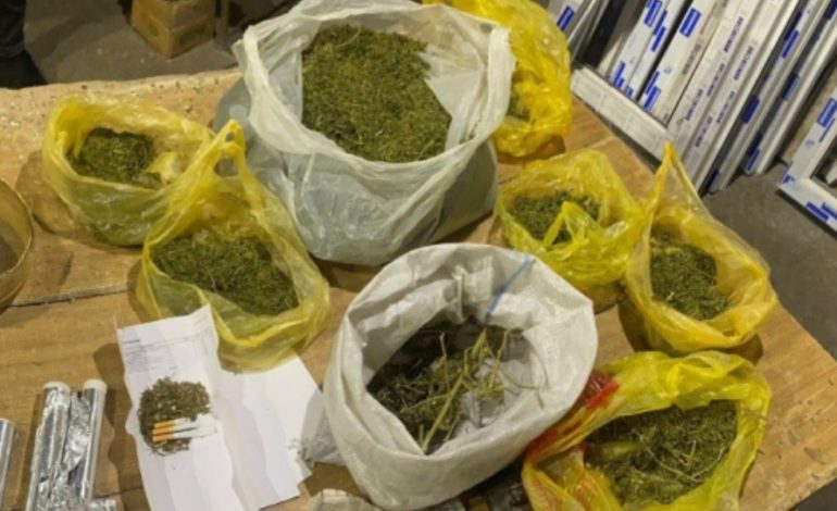 16 percheziții într-un dosar de droguri. Suspectul a încercat să corupă ...