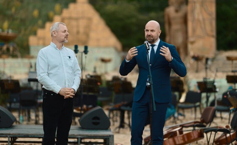 Guvernul a inițiat procesul de redenumire a Aeroportului