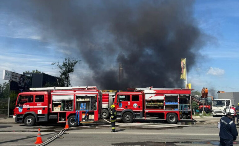 Incendiu devastator la un depozit din Chișinău